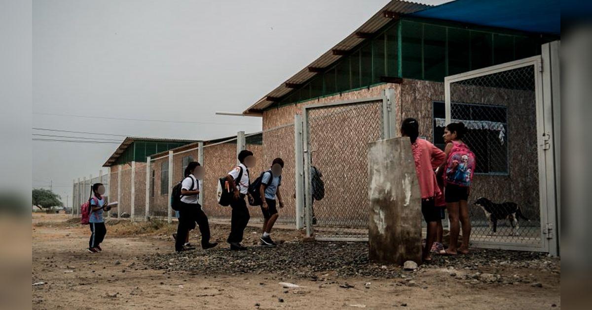 Conoce el colegio de San Juan de Lurigancho en riesgo de desaparecer por el fenómeno El Niño ...