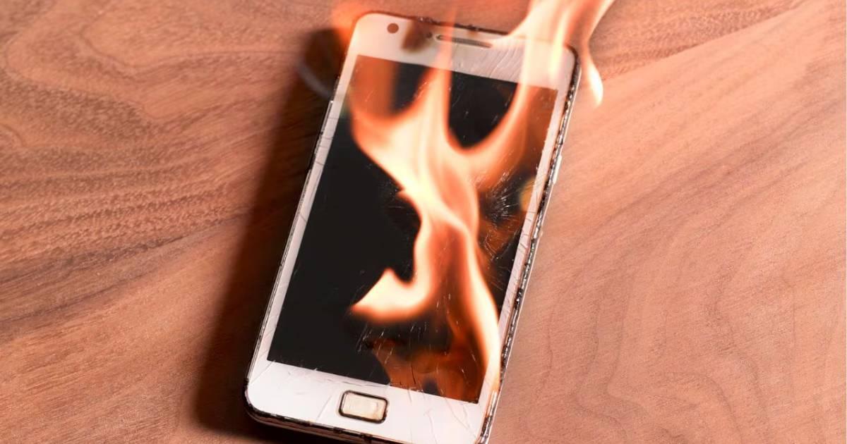 ¿Tu celular puede explotar? Desmentimos algunos de los mitos más ...