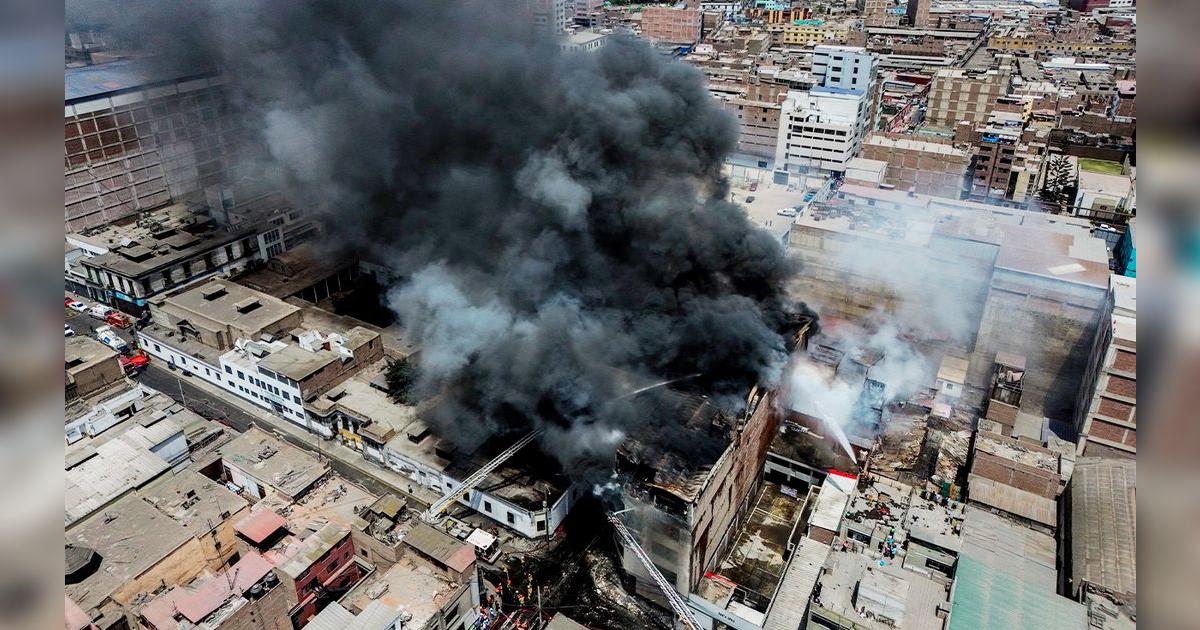 Senamhi alerta: incendio en Lima afecta calidad del aire en SJL y otros ...