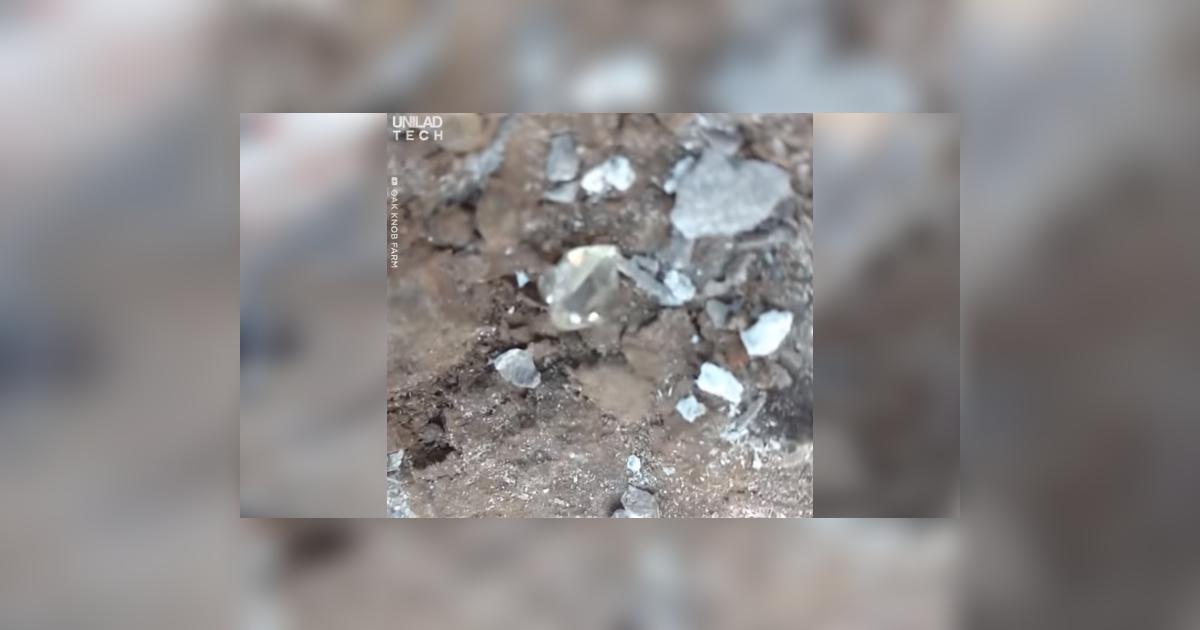 YouTube viral: joven encuentra gigantesca roca, la parte en dos y ...