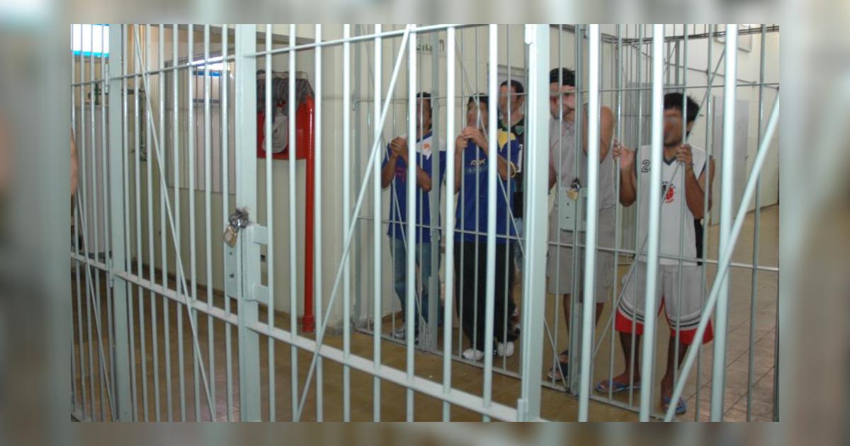 presos en Colombia se embriagan bebiendo alcohol etílico que les ...