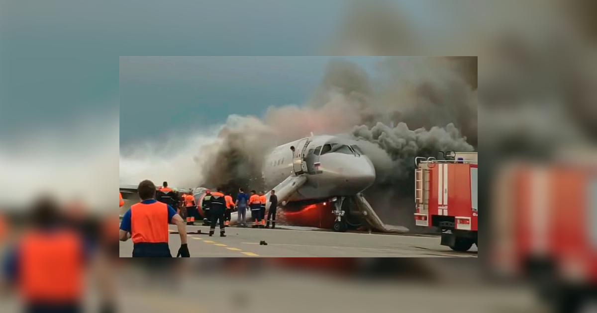 Rusia Incendio De Avión Aeroflot En Moscú Copiloto Del Avión Regresó