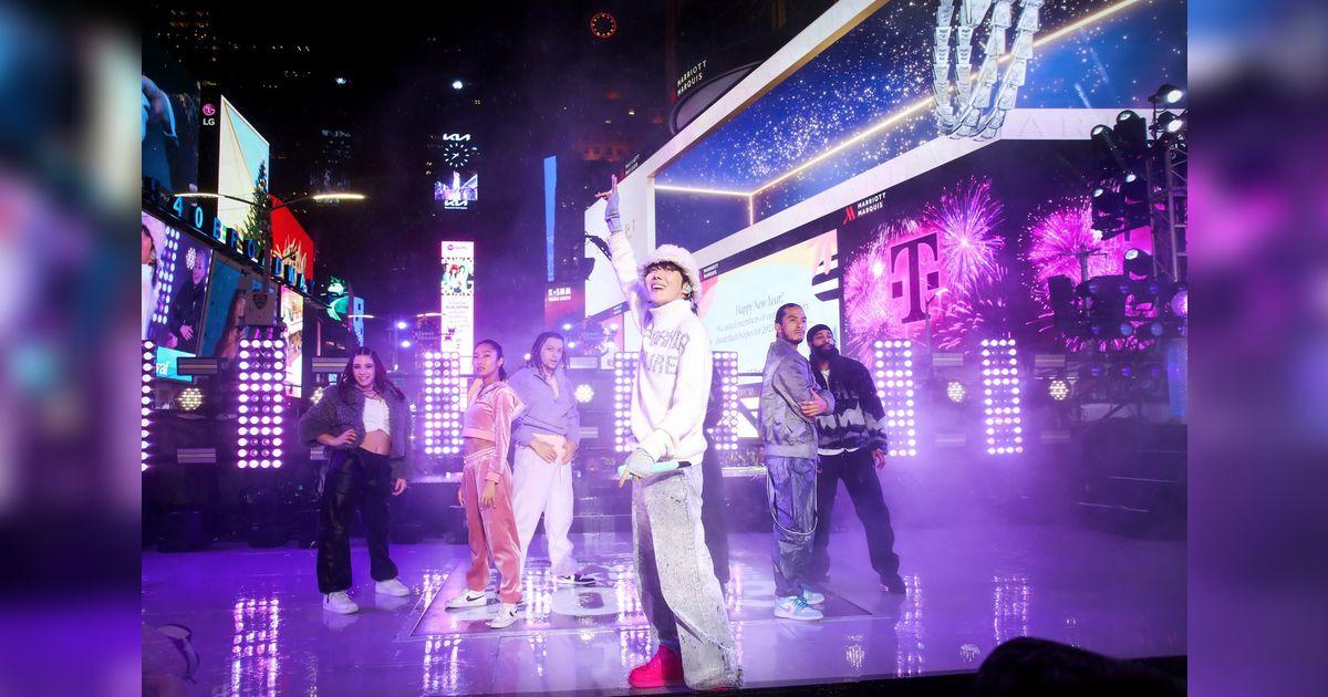 J-Hope de BTS en Time Square VIDEO: ver su actuación en Dick Clark’s ...