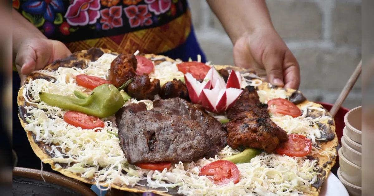 Tlayuda ingredientes: ¿qué es, cómo se prepara y cuál es el significado ...