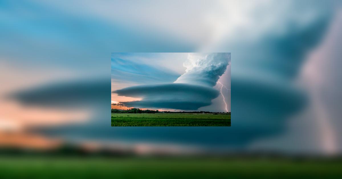 Supercelda a punto de convertirse en tornado es fotografiada sobre el ...