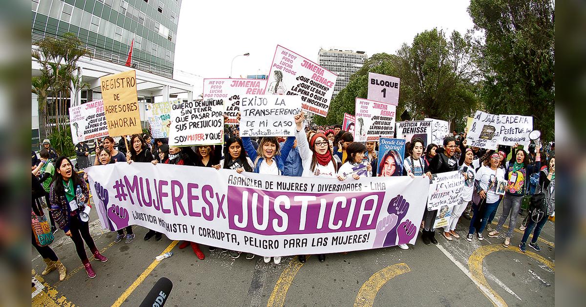Feminicidio en Perú | Mujeres marchan contra la violencia y la indiferencia | Congreso ...