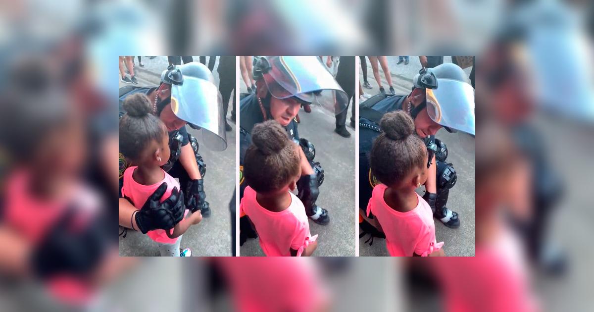 Estados Unidos: policía consuela a una niña llorando que le preguntó si ...