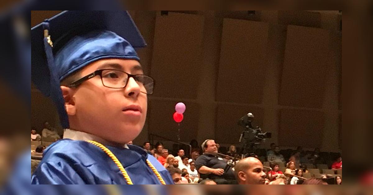 Estados Unidos: William Maillis de 11 años se gradúa y anuncia la ...