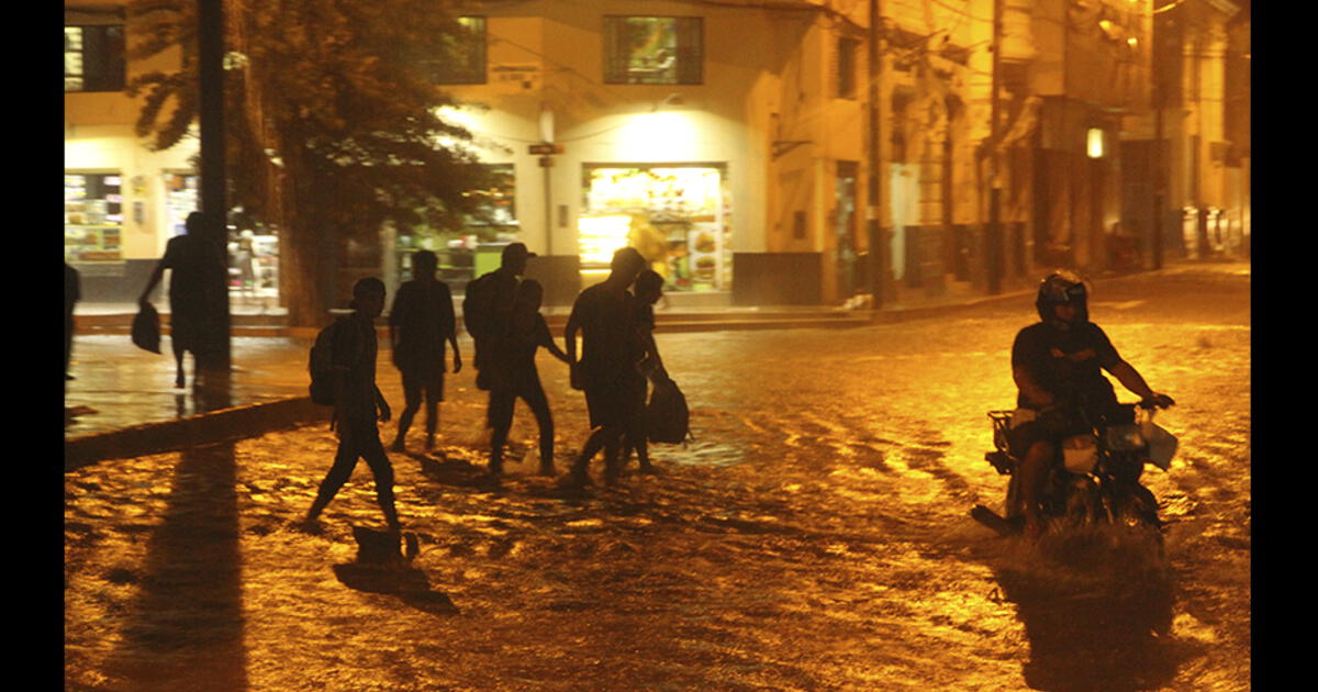 Piura Se Inundan Las Principales Calles De La Ciudad Tras Intensas