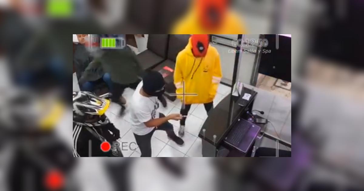 Facebook viral: fingen asalto en spa de Arequipa y miles los critican ...