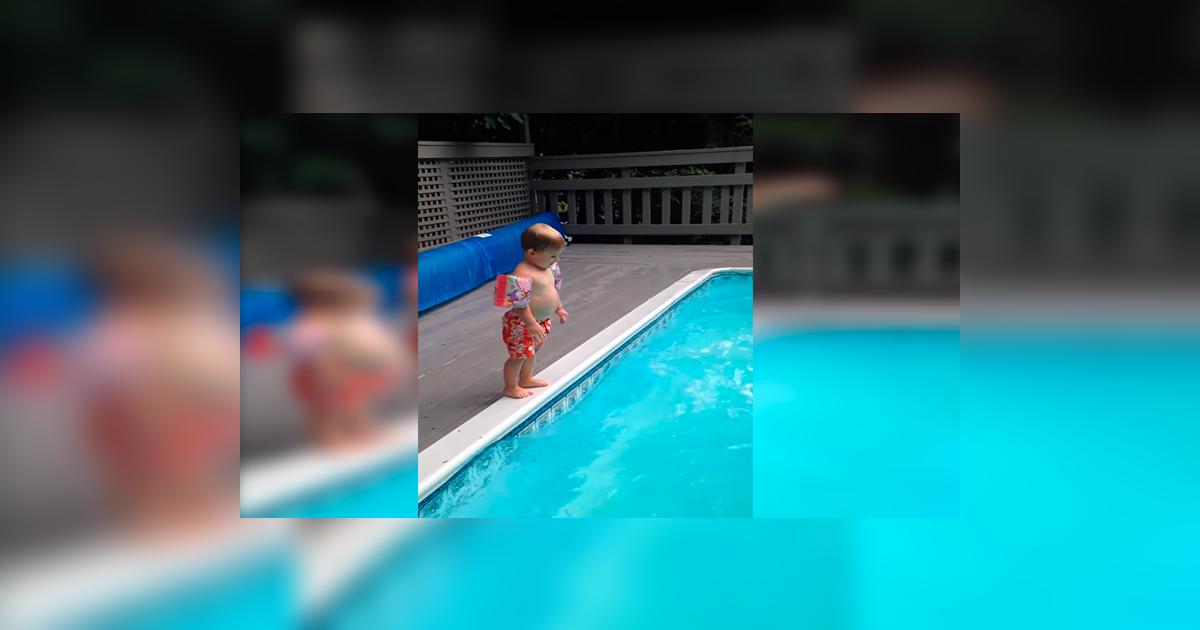 Facebook viral: niño realiza particular 'clavado' en piscina y hace ...