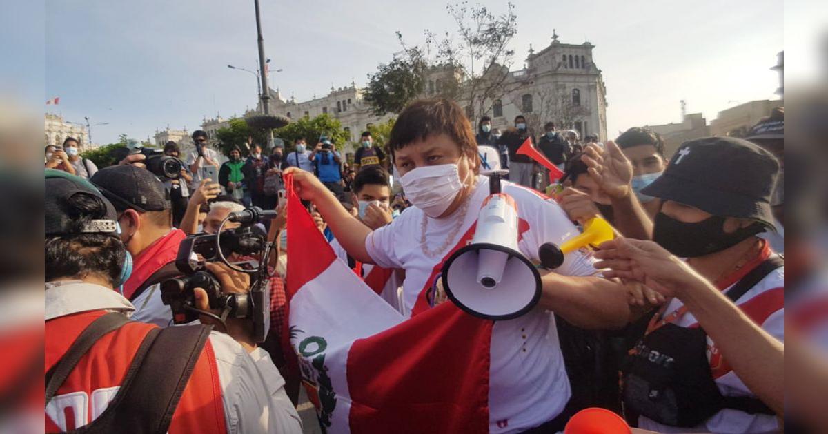 Richard Cisneros fue expulsado de la marcha en Plaza San Martín ...