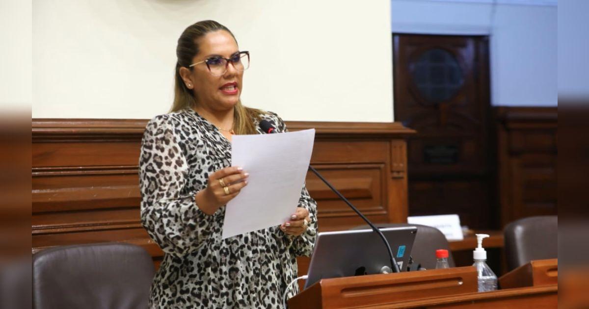 Congreso: Digna Calle solicita a la Comisión de Constitución priorizar ...