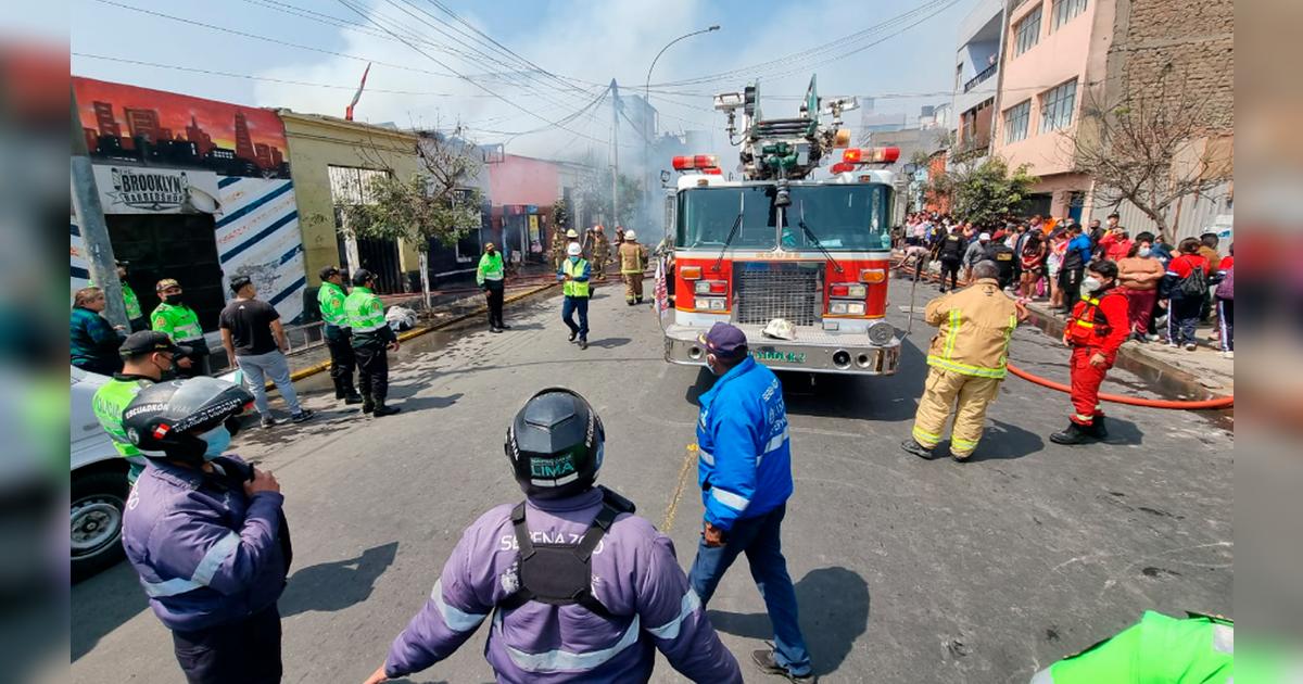 Cercado de Lima: reportan incendio de proporciones en viviendas en ...