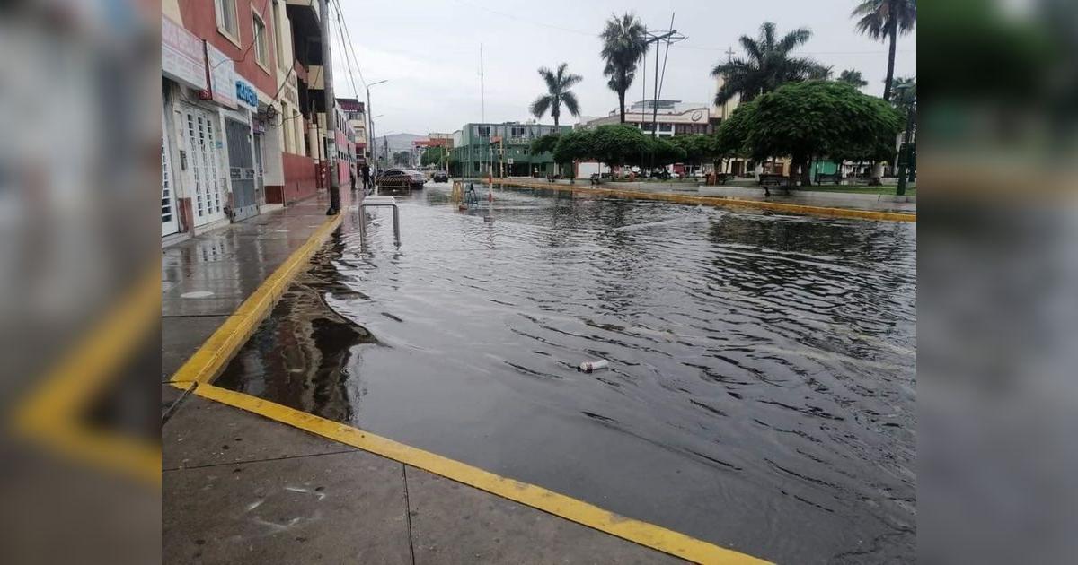 Áncash | Chimbote soportó siete horas de lluvias y quedó inundado ...
