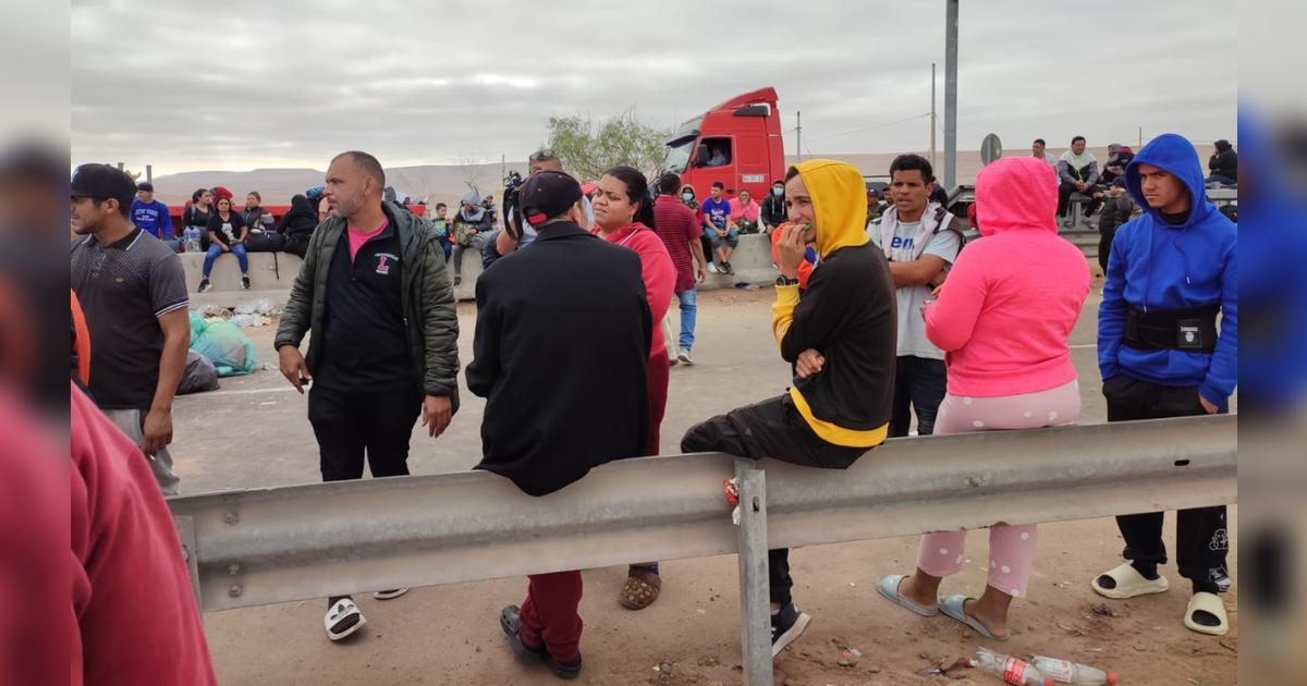 Crisis migratoria en FRONTERA Perú Chile EN VIVO: situación de ...