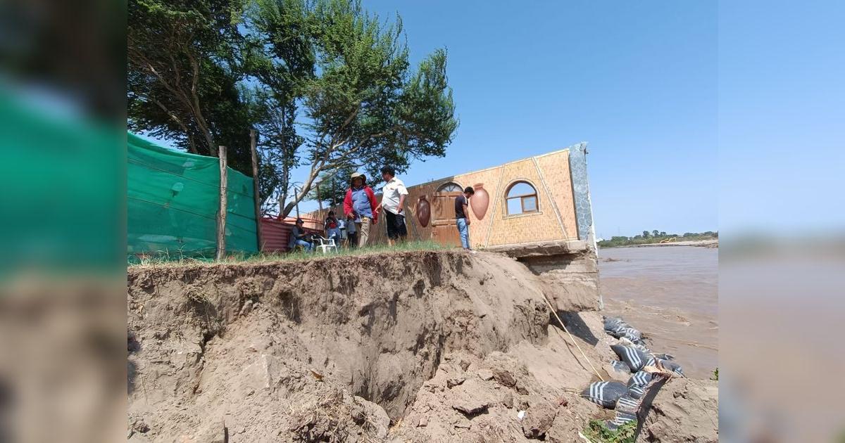 Lambayeque: río Reque aumenta su caudal y se lleva parte de restaurante ...