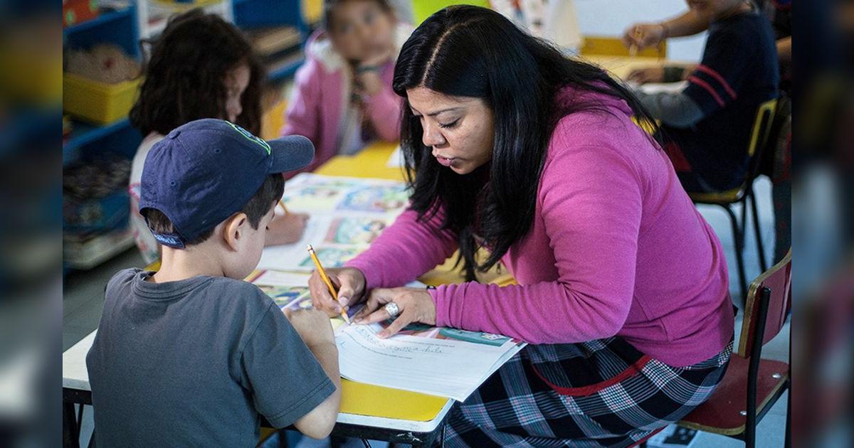 Mira los mejores saludos, mensajes y frases por el Día del Maestro en ...