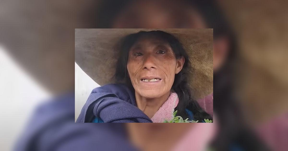 La Libertad Mujer Tiene Que Caminar Por 3 Horas Para Poder Vender Sus