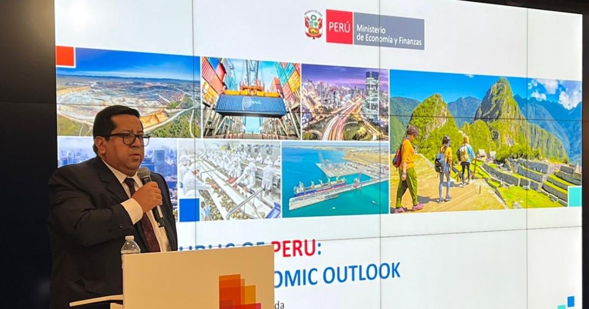 Ministro Alex Contreras a inversionistas en Nueva York: "Quien apuesta ...