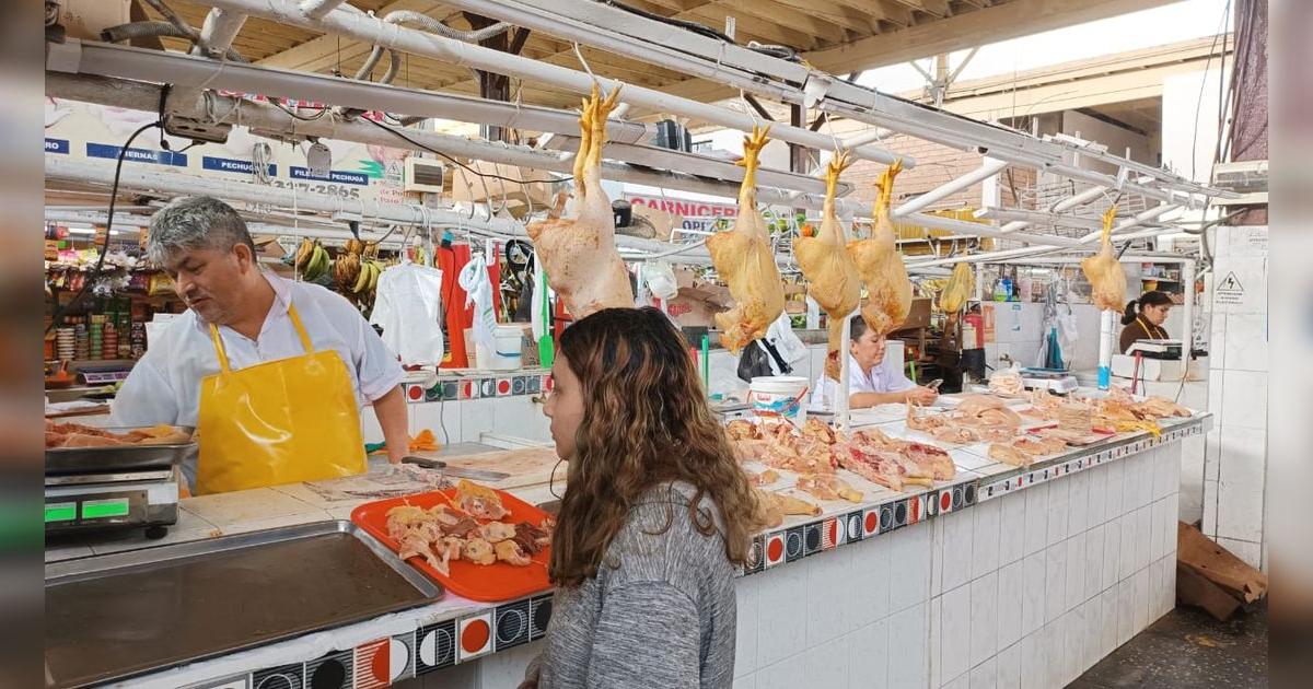Pollo se vende entre los S/8,50 y S/10,50 el kilogramo en los mercados ...