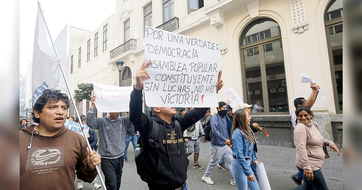 Latinobarómetro: 50% de peruanos respalda a la democracia, pese a su ...