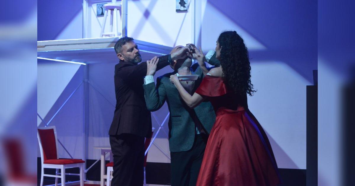 Teatro en Miraflores: Metamorfosis, obra de Franz Kakfa, dirigida por ...