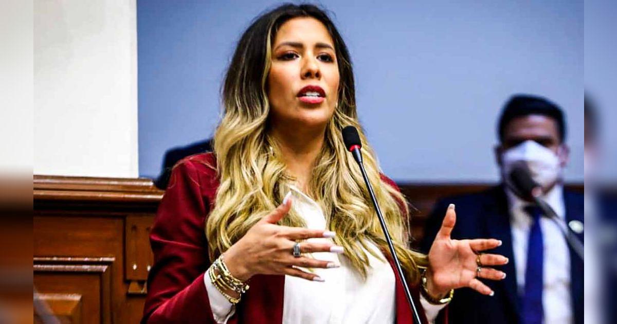 Rosselli Amuruz investigada por la Fiscalía: ¿a quiénes contrató la ...