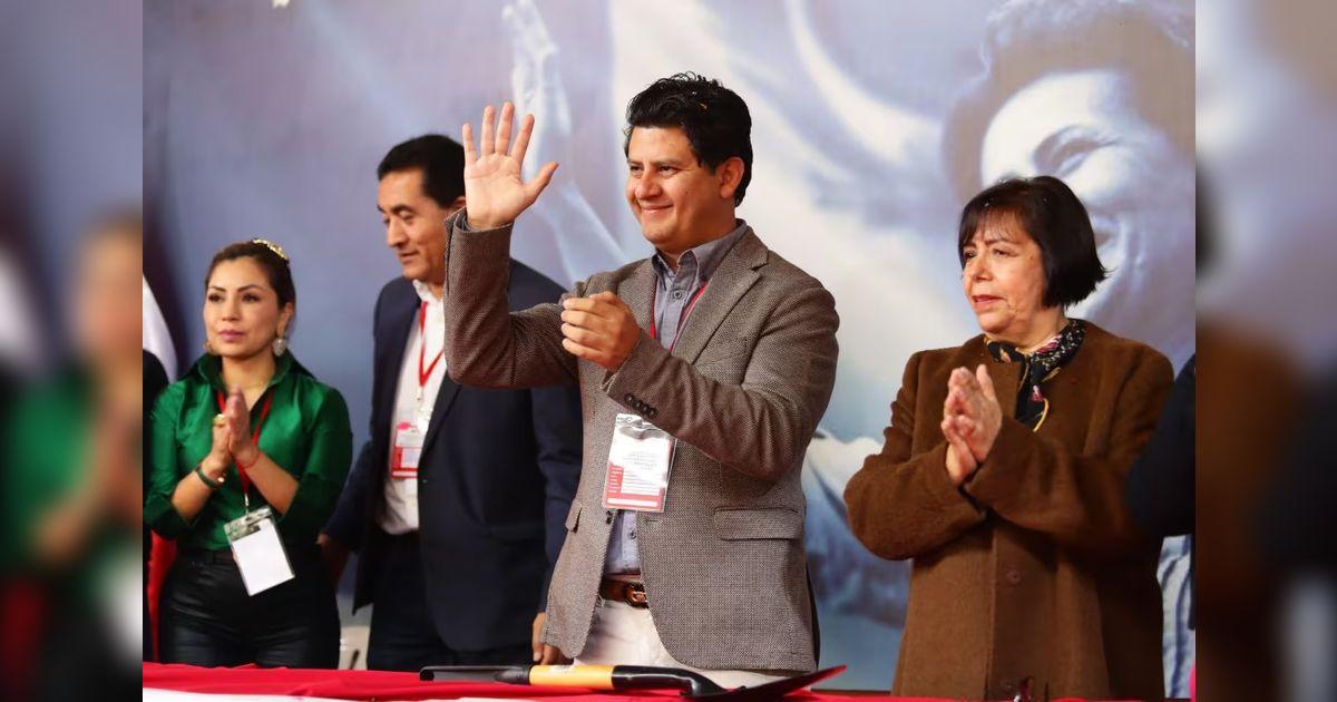 Acción Popular elige a Julio Chávez como nuevo presidente del partido ...