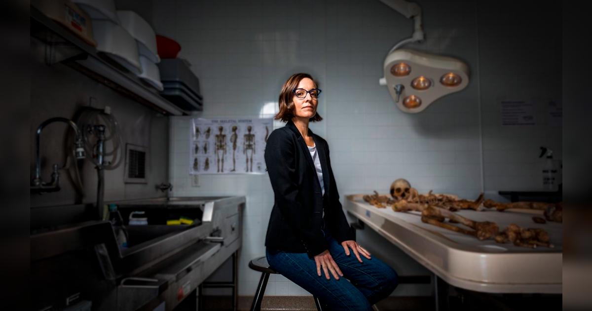 La forense que identifica a migrantes muertos en frontera México-USA ...