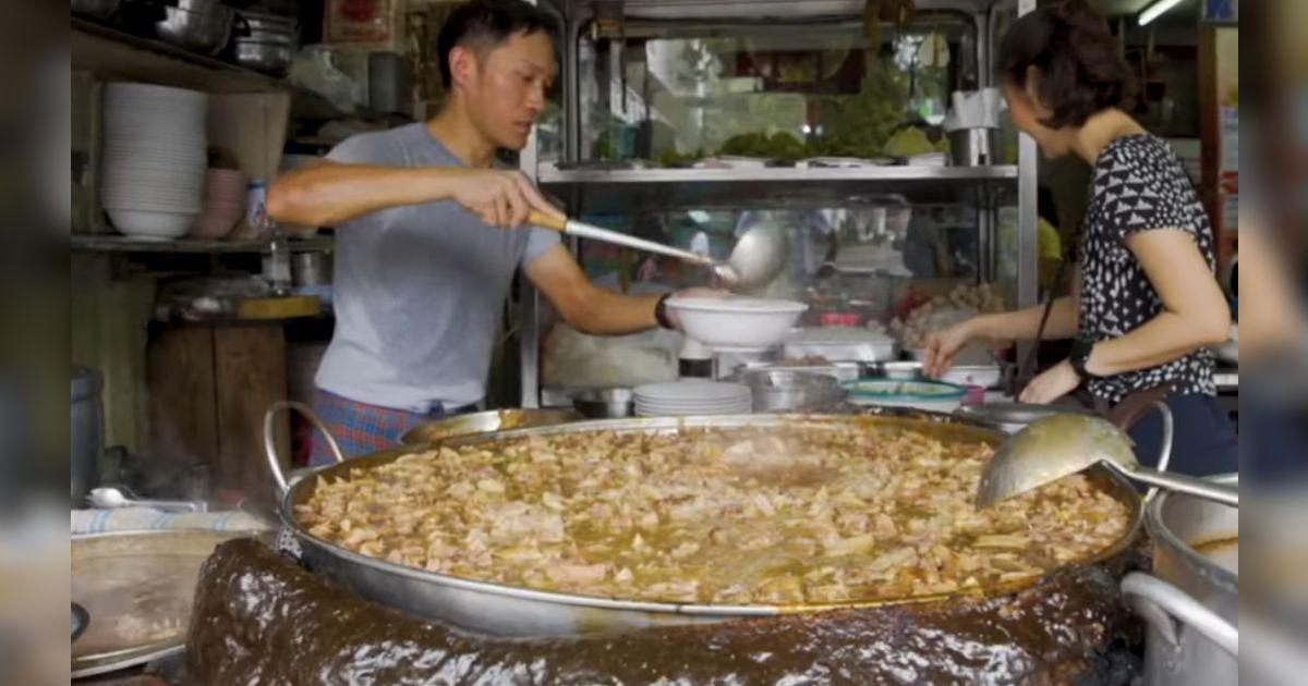 El restaurante que sirve la misma sopa por casi 50 años: el caldo es el ...