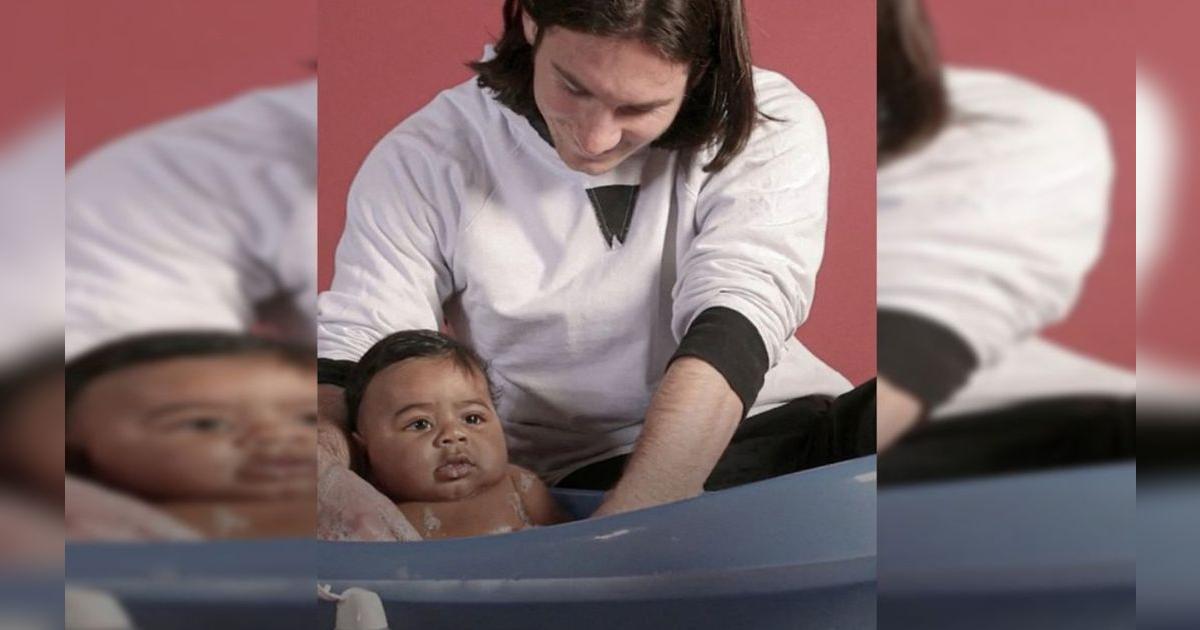 La historia detrás de la foto viral de Messi bañando a Lamine Yamal ...