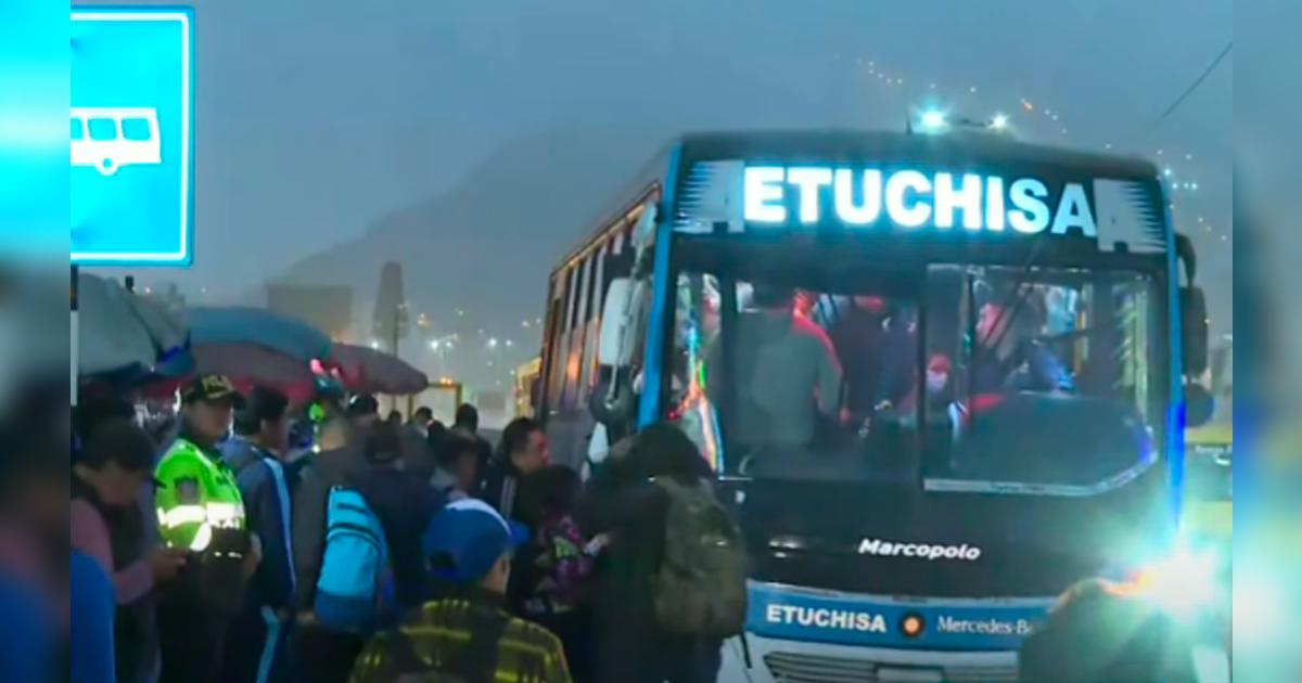 Primer bus 'El Chino' repleto de pasajeros durante el paro de ...
