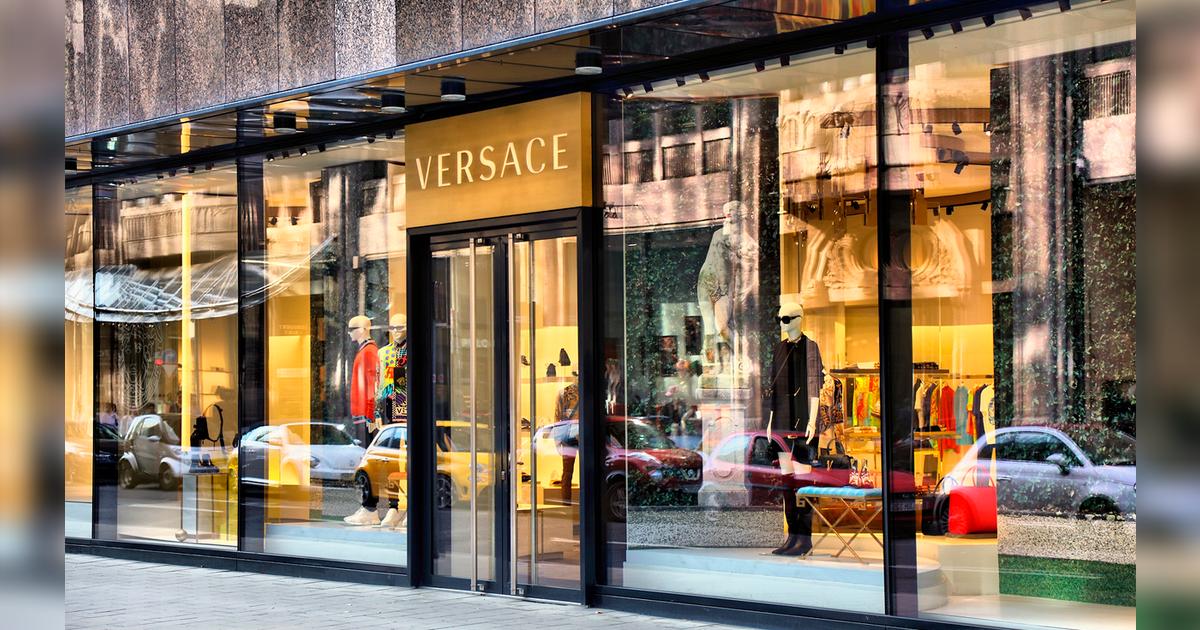Versace cambia de dueño: Prada concreta millonaria compra de casa de ...