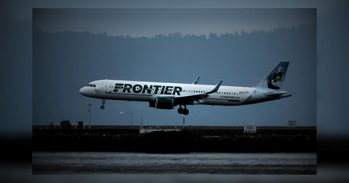 Pánico en avión de Frontier tras aterrizaje forzoso en aeropuerto de ...