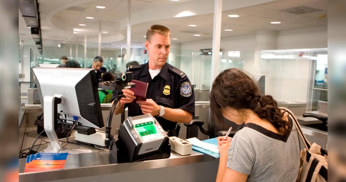 ¿Quieres evitar que CBP revise tu celular al ingresar a Estados Unidos? Estos dispositivos ...