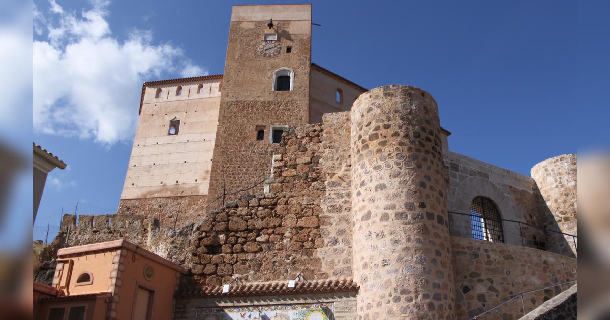 Así es el castillo medieval de Valencia construido entre dos ríos y ...