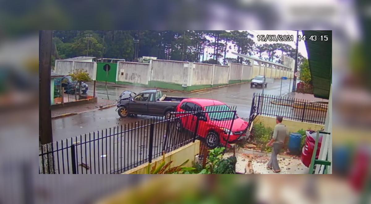 Cerca termina destruida tras dos choques automovilísticos en solo ...