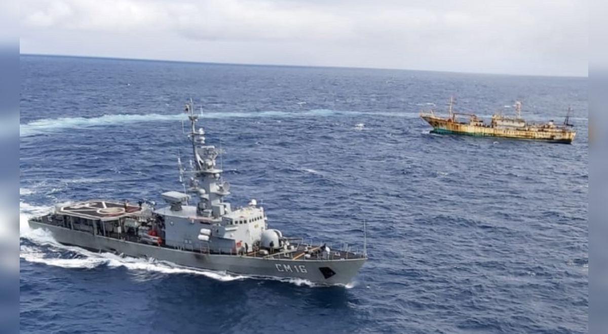 Más de 600 embarcaciones chinas pescarían calamar gigante en aguas ...