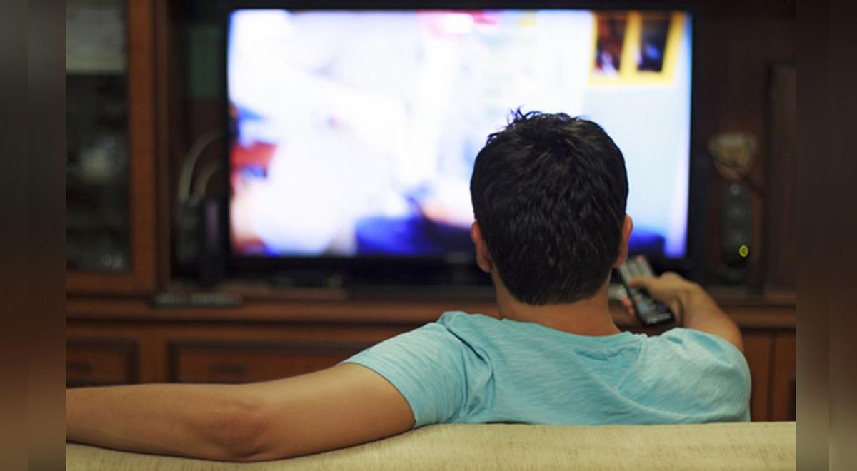 ¿Qué pasa si dejas el televisor apagado, pero enchufado? ¿Consume ...