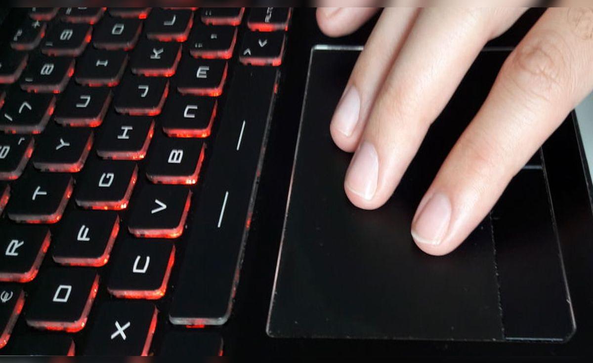 ¿Qué sucede si tocas el touchpad de tu laptop con 2 o 3 dedos ...