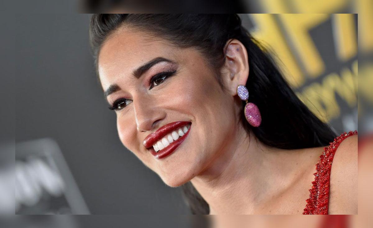 Q Orianka Kilcher Actriz Peruana Es Acusada De Fraude Al Hacerse Pasar