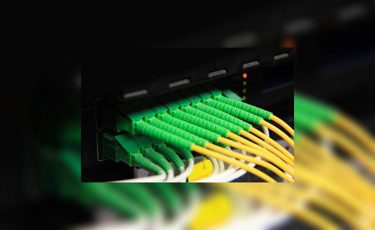 KKR | Telefónica del Perú vende el 64% de su negocio de fibra óptica al ...