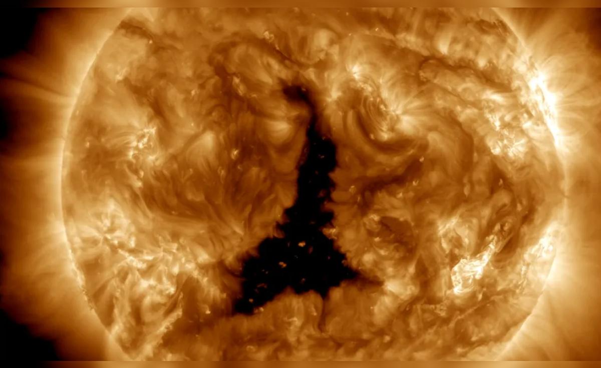 Un agujero en el Sol, más grande que 60 Tierras, apuntó hacia nuestro ...