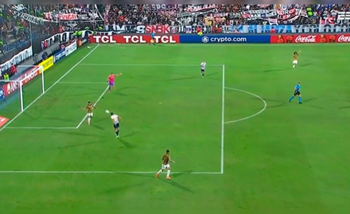 Alianza Lima vs. Colo Colo | Hernán Barcos anota el 1-0 de Alianza tras ...