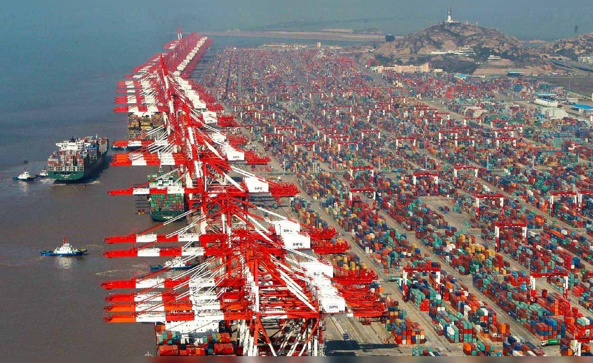 Este es el puerto de Shanghái, el más grande del mundo: se conecta con ...