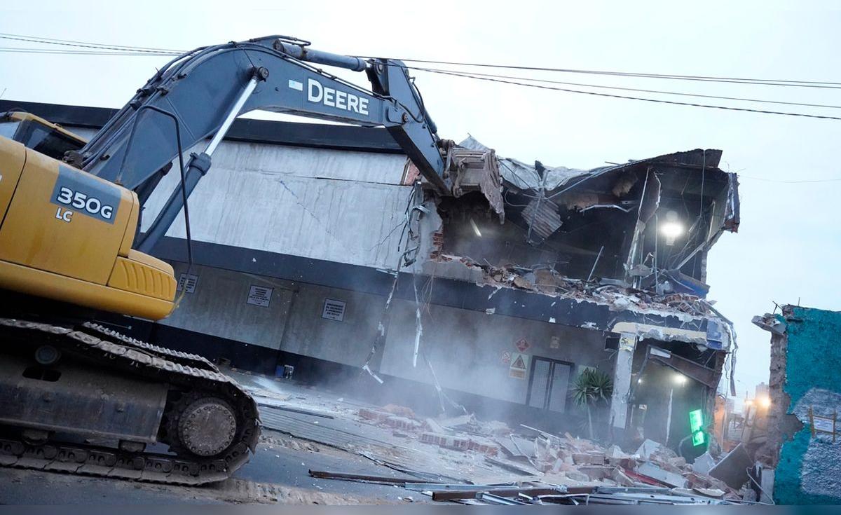 Vía Expresa Sur: MML demuele el centro de convenciones Barranco Arena ...