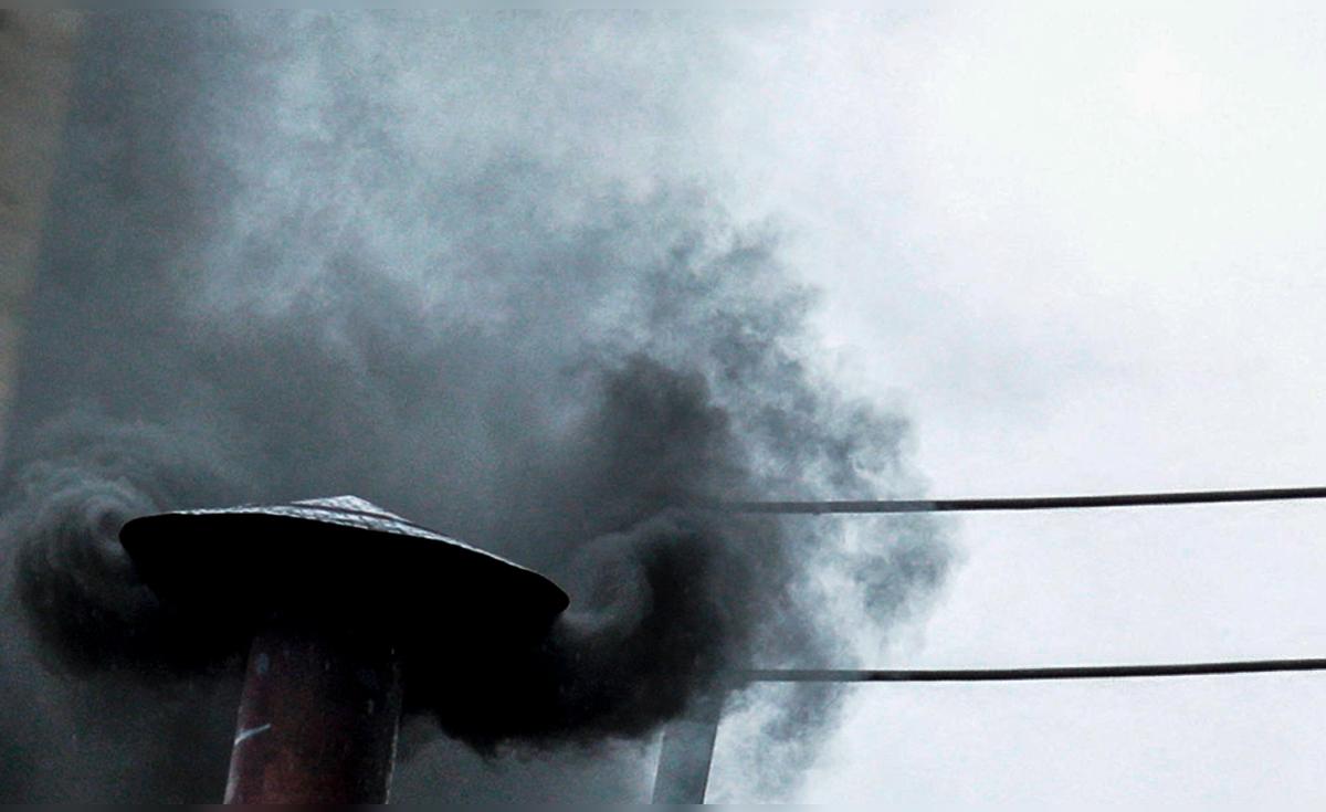 ¿Qué significa el humo negro en el cónclave? Esta es la explicación ...