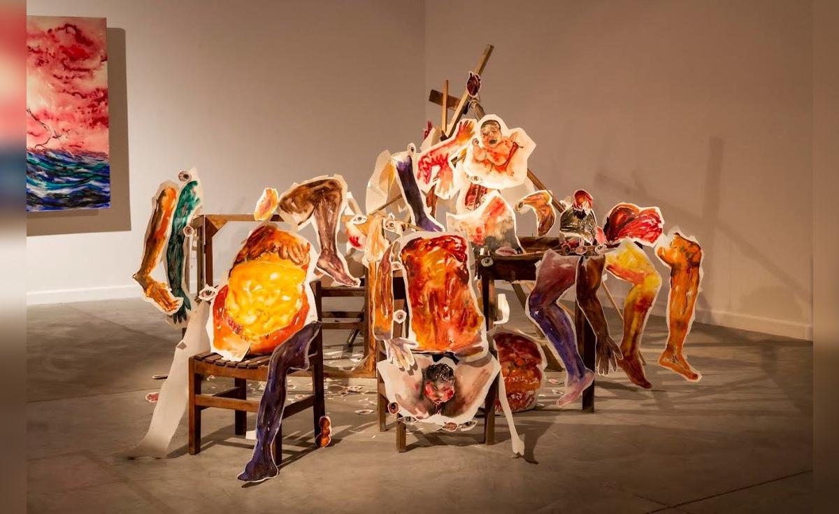 'De los pies las voces' de Nuria Cano