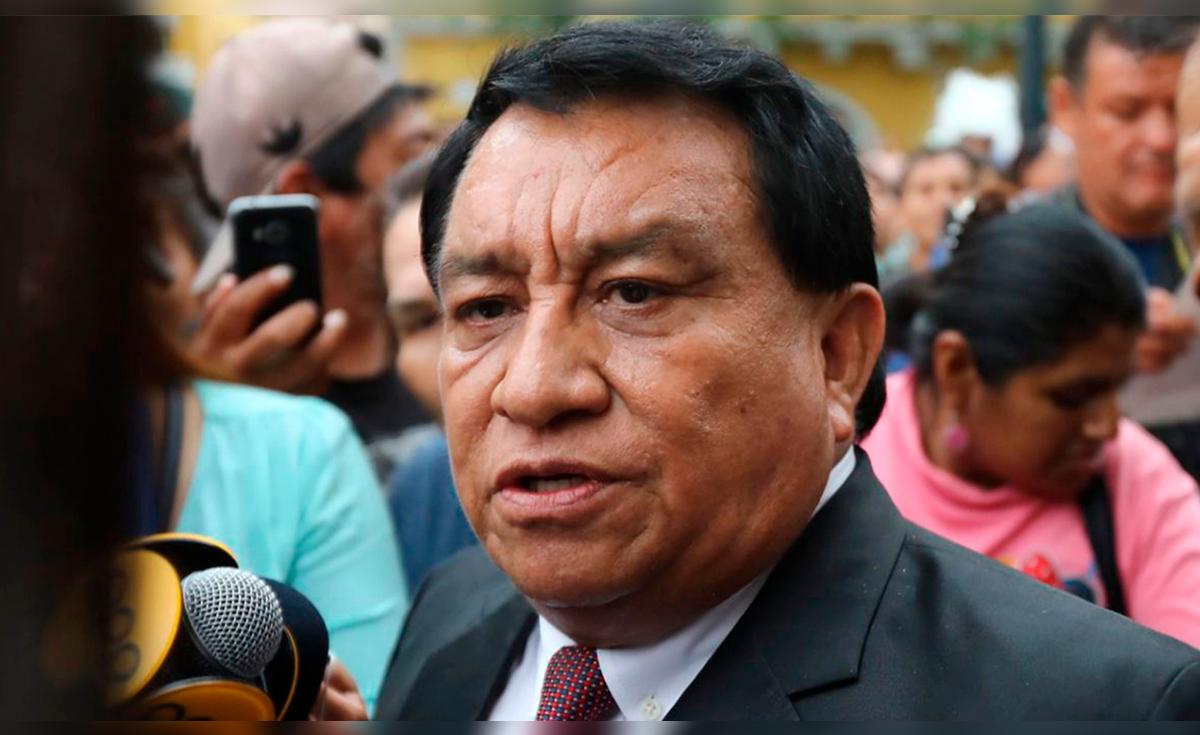 ¿A qué juega Podemos Perú? José Luna Gálvez se alía con izquierdistas y ...